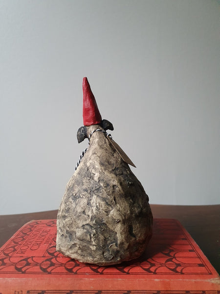 Sam Toft ceramic dog sculpture '#19 Doris Party Hat II' – Panter and Hall