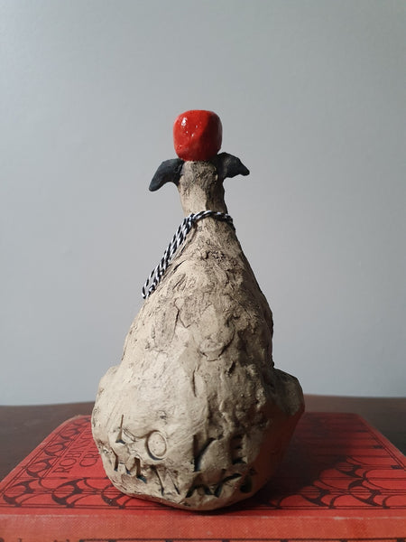 Sam Toft ceramic dog sculpture '#20 Doris with Red Delicious' – Panter ...