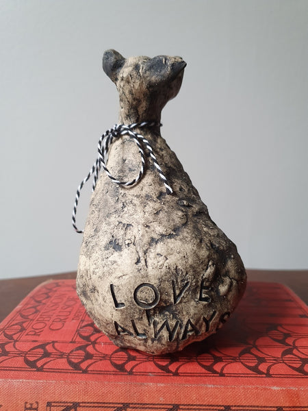 Sam Toft ceramic dog sculpture '#37 Are You Sure? Doris' – Panter and Hall