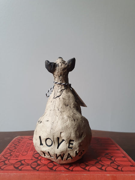 Sam Toft ceramic dog sculpture '#45 Adore You Doris' – Panter and Hall